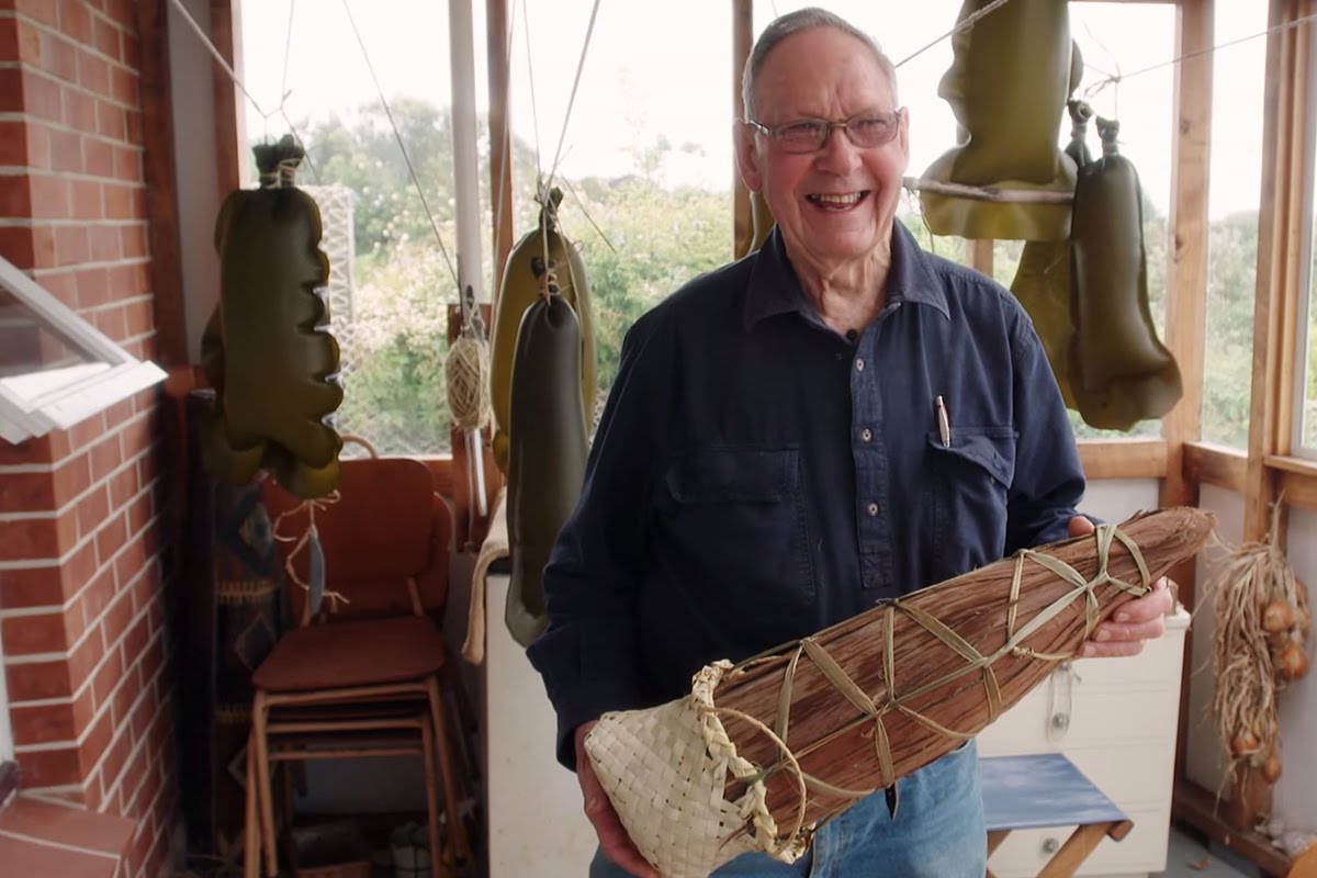 Pōhā (Bull Kelp Bags) - Ngāi Tahu Mahinga Kai - Māori Tube Videos